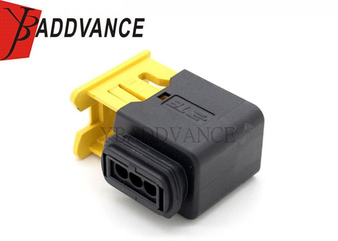 HDSCS 3 Pin TE Connectivity AMP Connectors 0-1418451-1