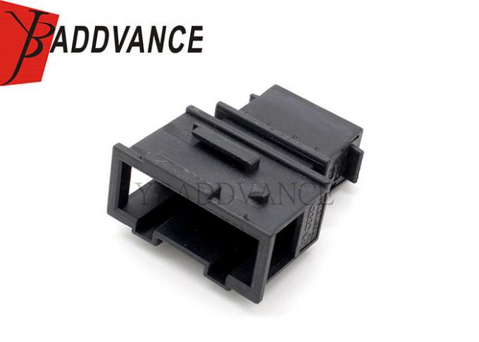 3B0972724 3B0972734 22AWG 100MΩ 8 Pin Male Connector